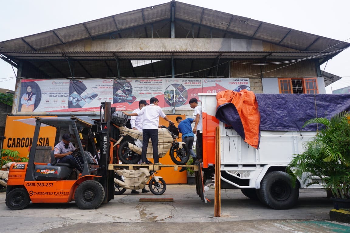 Jasa Cargo Alat Berat Jakarta ke Tanjung Redeb | Cargonesia Express